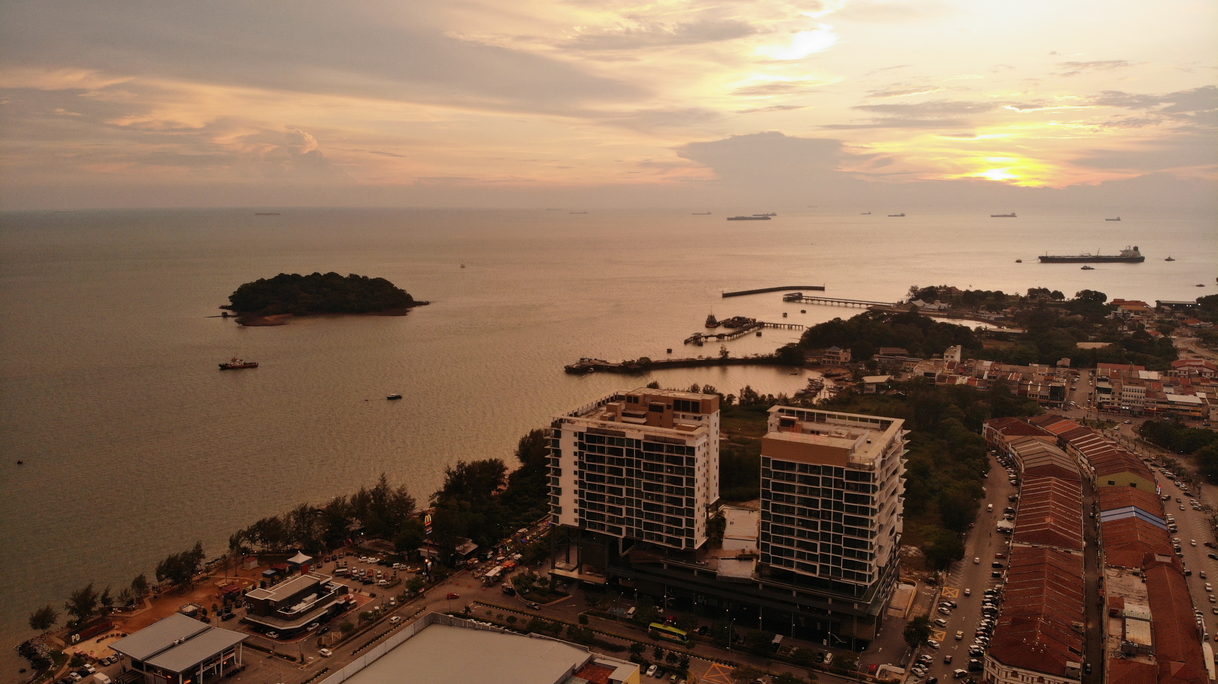 Contact Us – D'Wharf Hotel